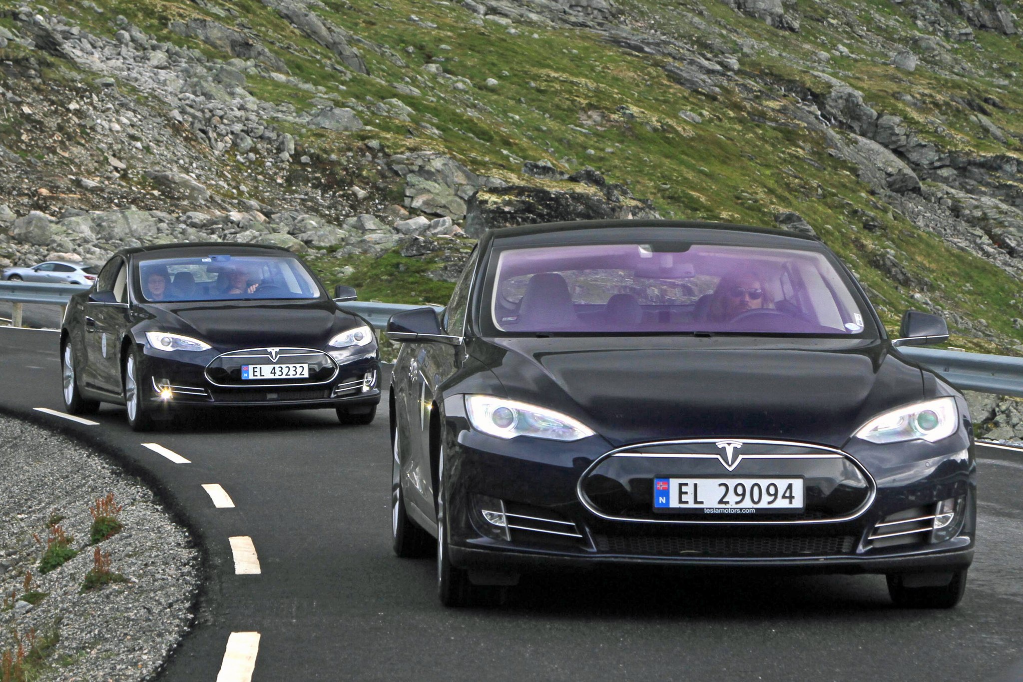 Electric vehicle sales reach 96% market share in Norway | IceNews ...